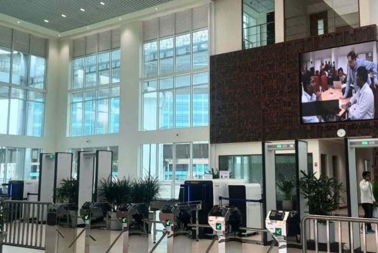 In Pics: Sleek And Modern, Bengaluru’s New Yellow Line Metro Station ...