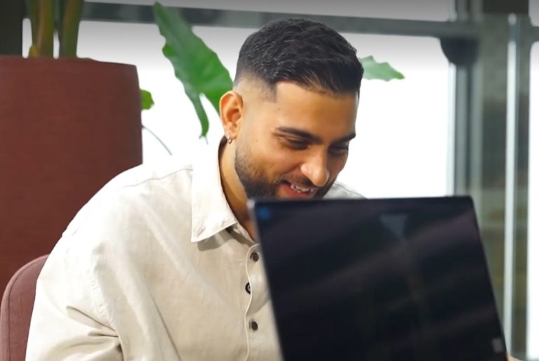 Karan Aujla Is A Big Foodie; This Is The One Dish He Cooks The Best! | Curly Tales