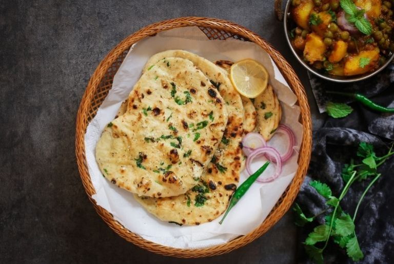 From Sarson Ka Saag To Kulcha: Best Winter Food Trails In Amritsar ...